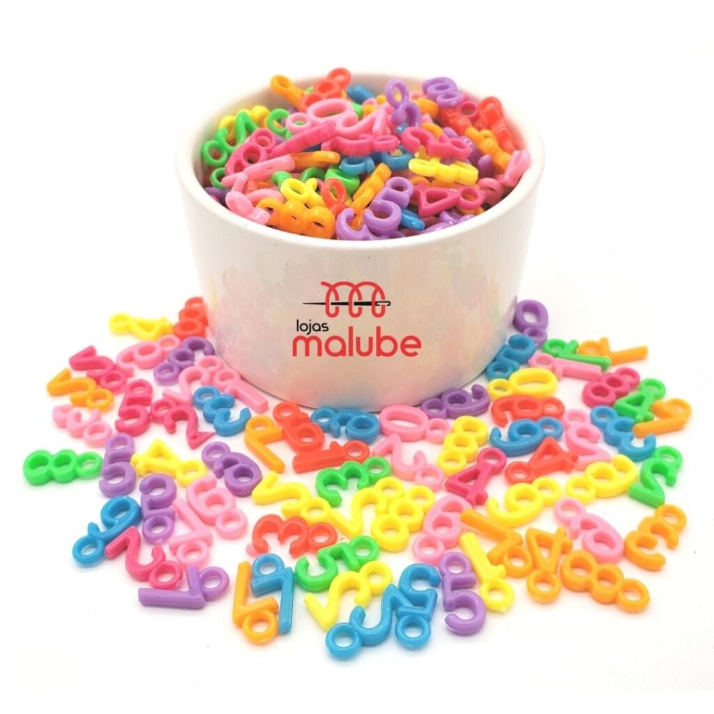 Pingente acrílico de número C/ 20 gramas – Lojas Malube